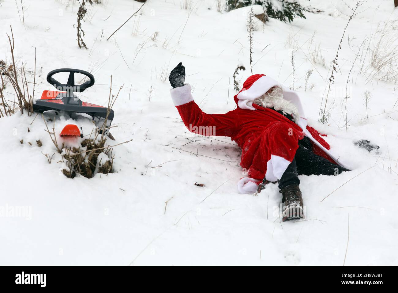 "09.02.2021, Germany, , Berlin - Santa Claus fell from his sleigh ...