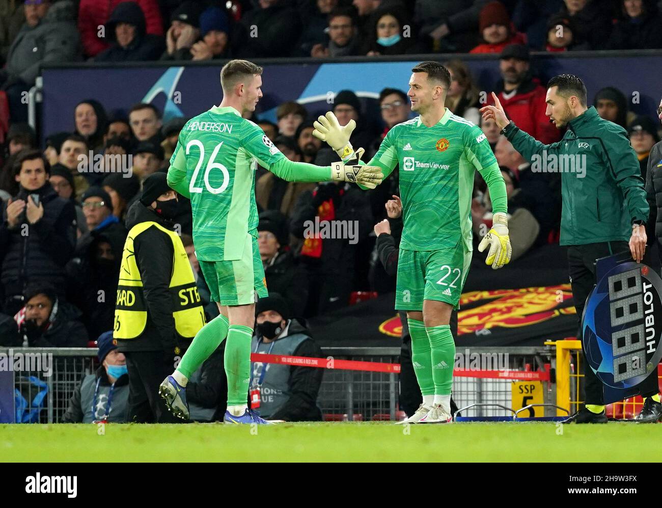 Tom heaton manchester united 2021 hi-res stock photography and images ...
