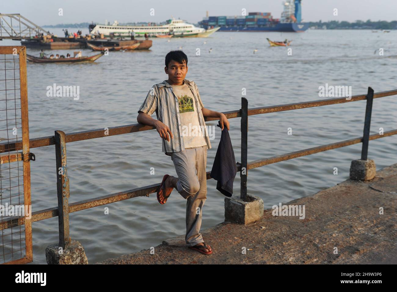 Jetty of yangon river hi-res stock photography and images - Alamy