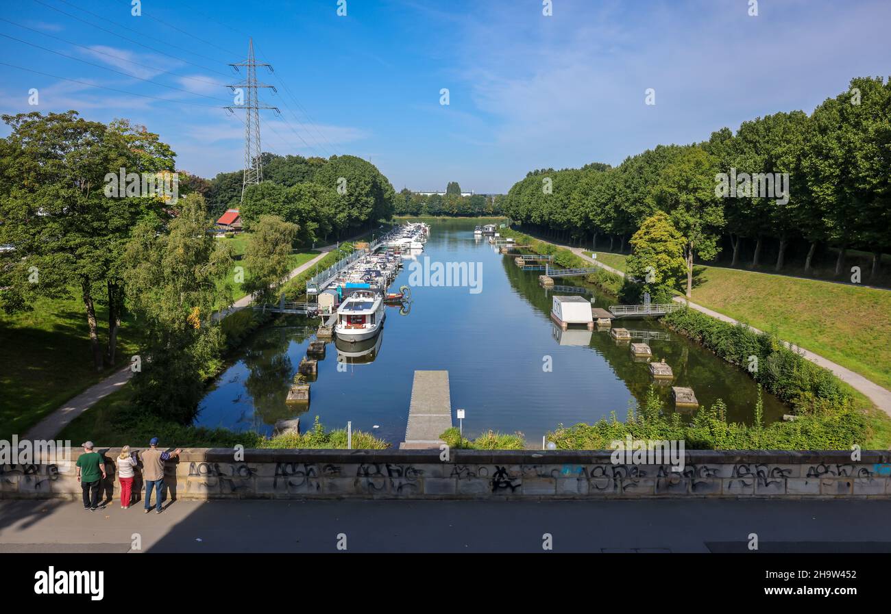 "14.09.2021, Germany, North Rhine-Westphalia, Waltrop - Waltrop ship ...