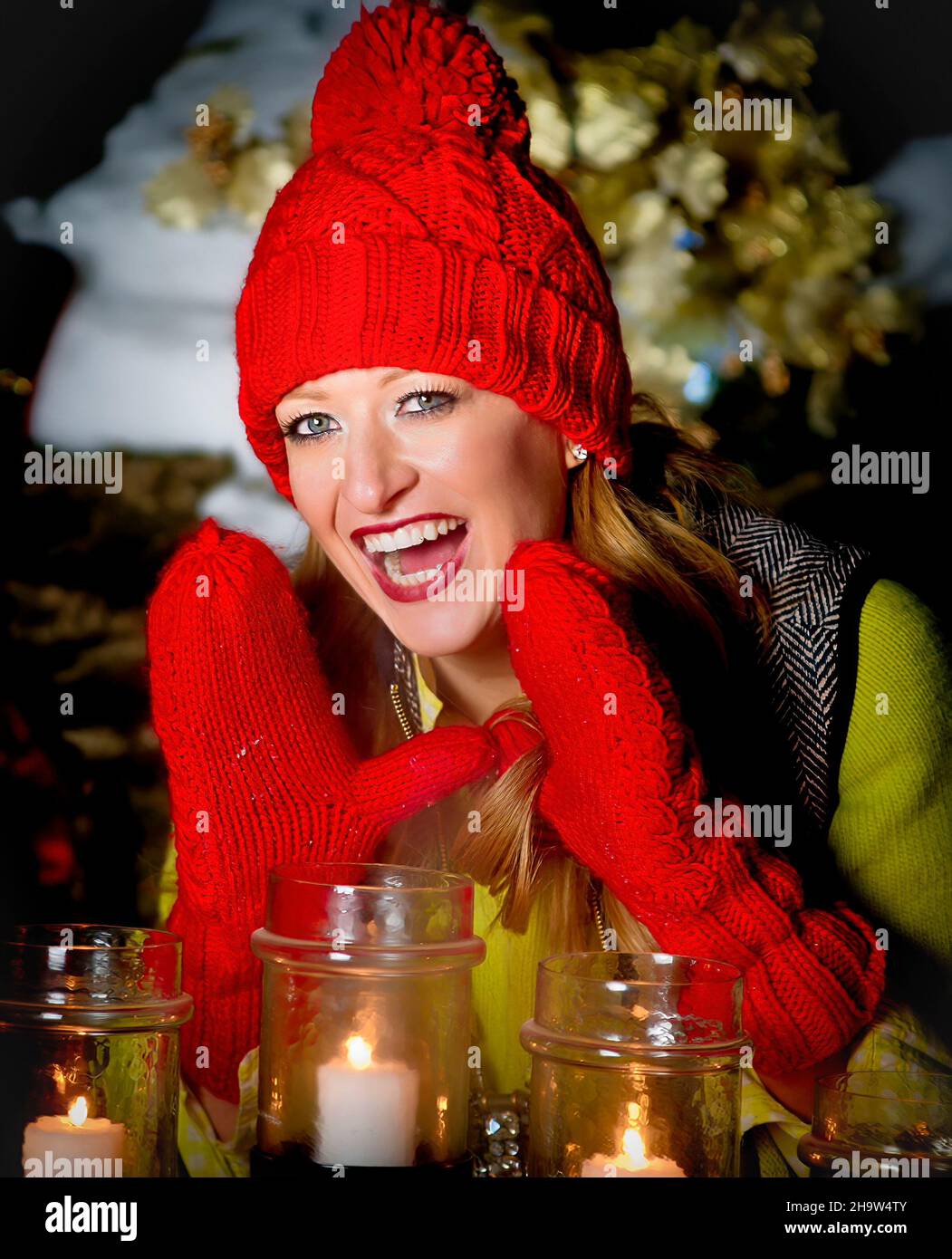 Pretty girl wearing red lipstick hi-res stock photography and images ...