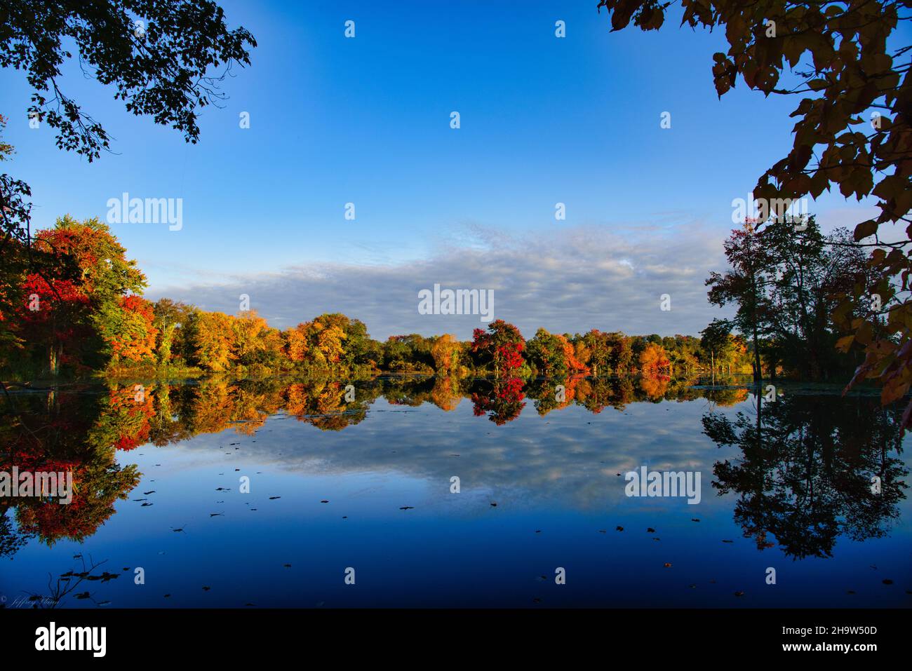 Beautiful autumn landscape with colorful foliage. Salem, Connecticut ...