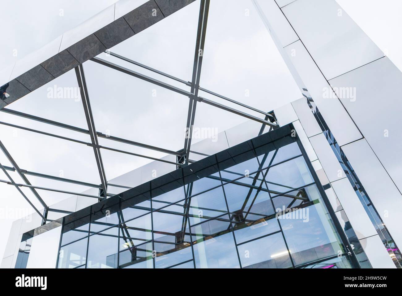 Modern Architecture High-Tech Mirror Columns Landscape geometry lines ...