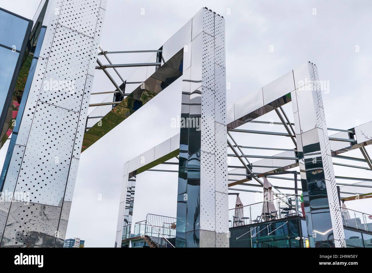 Modern Architecture High-Tech Mirror Columns Landscape geometry lines ...