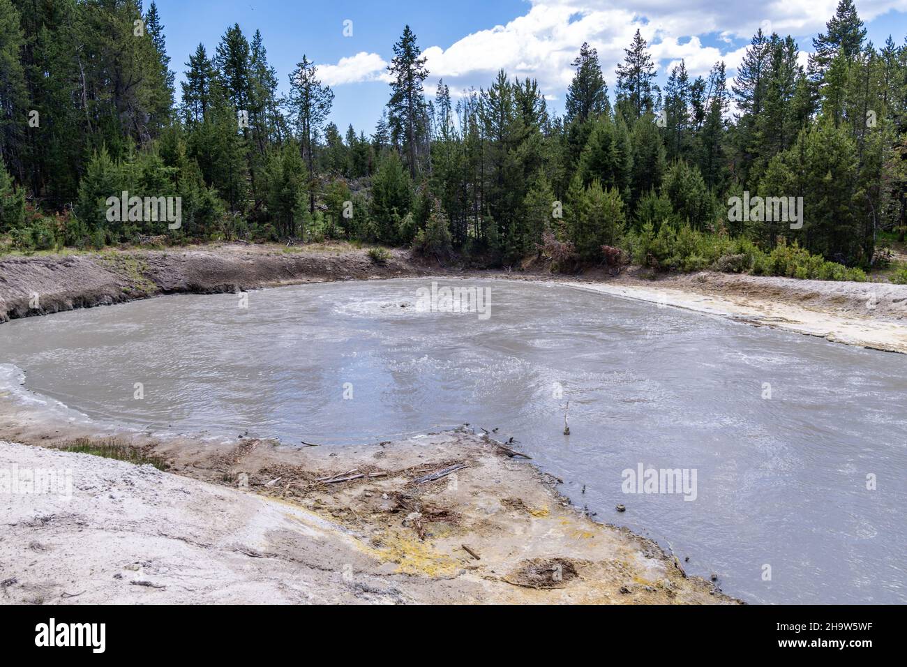 Black dragons caldron hi-res stock photography and images - Alamy