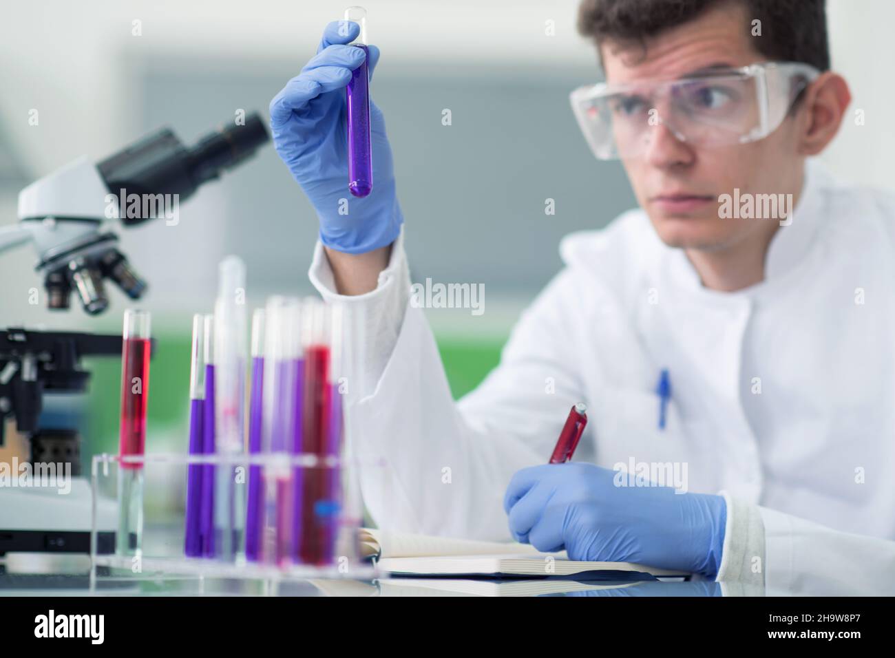 Child dna scientist hi-res stock photography and images - Alamy