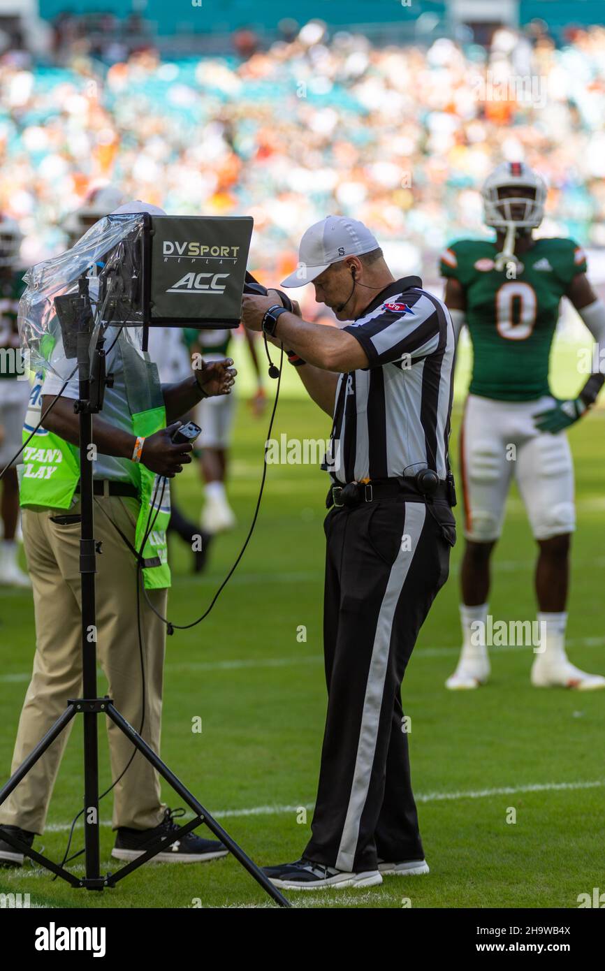 Miami Hurricanes v Georgia Tech Yellow Jackets, 2021 College Football ...
