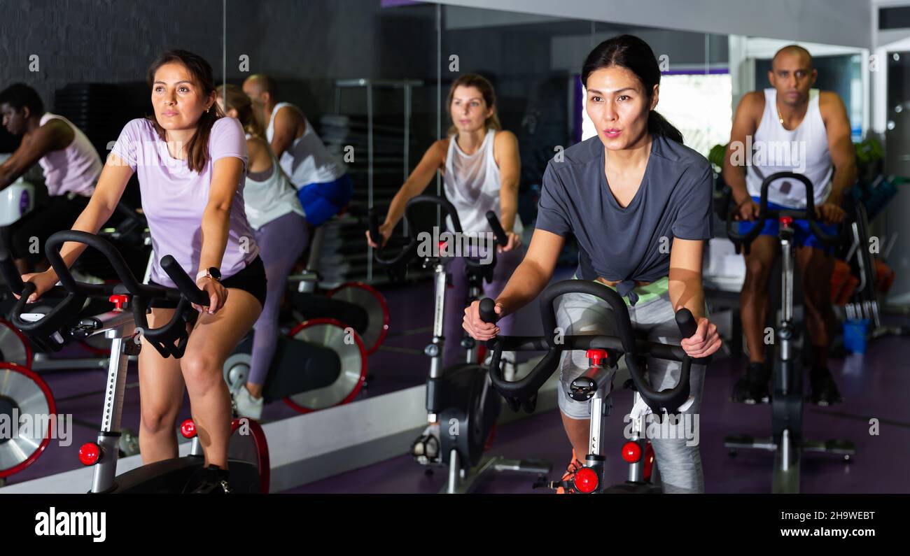 Cycling machine hi-res stock photography and images - Alamy