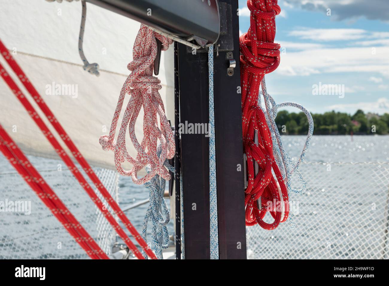 Sailboat mast hi-res stock photography and images - Alamy