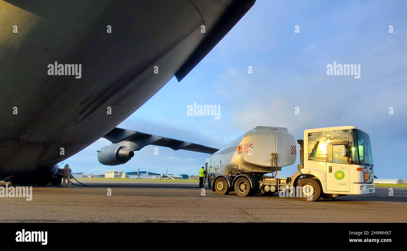 62nd airlift wing hi-res stock photography and images - Alamy
