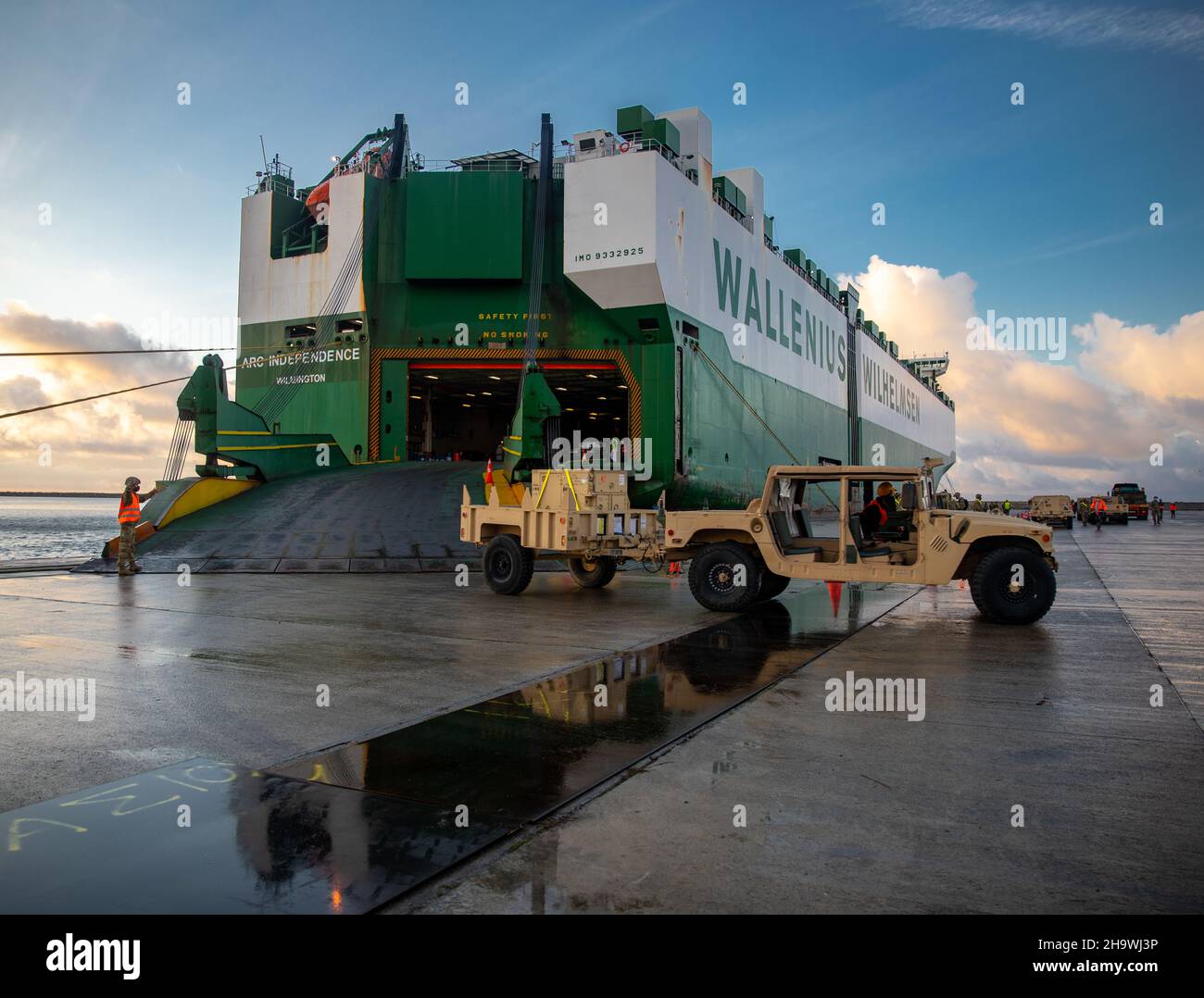 Soldiers with 1st Air Cavalry Brigade (1ACB), 1st Cavalry Division ...