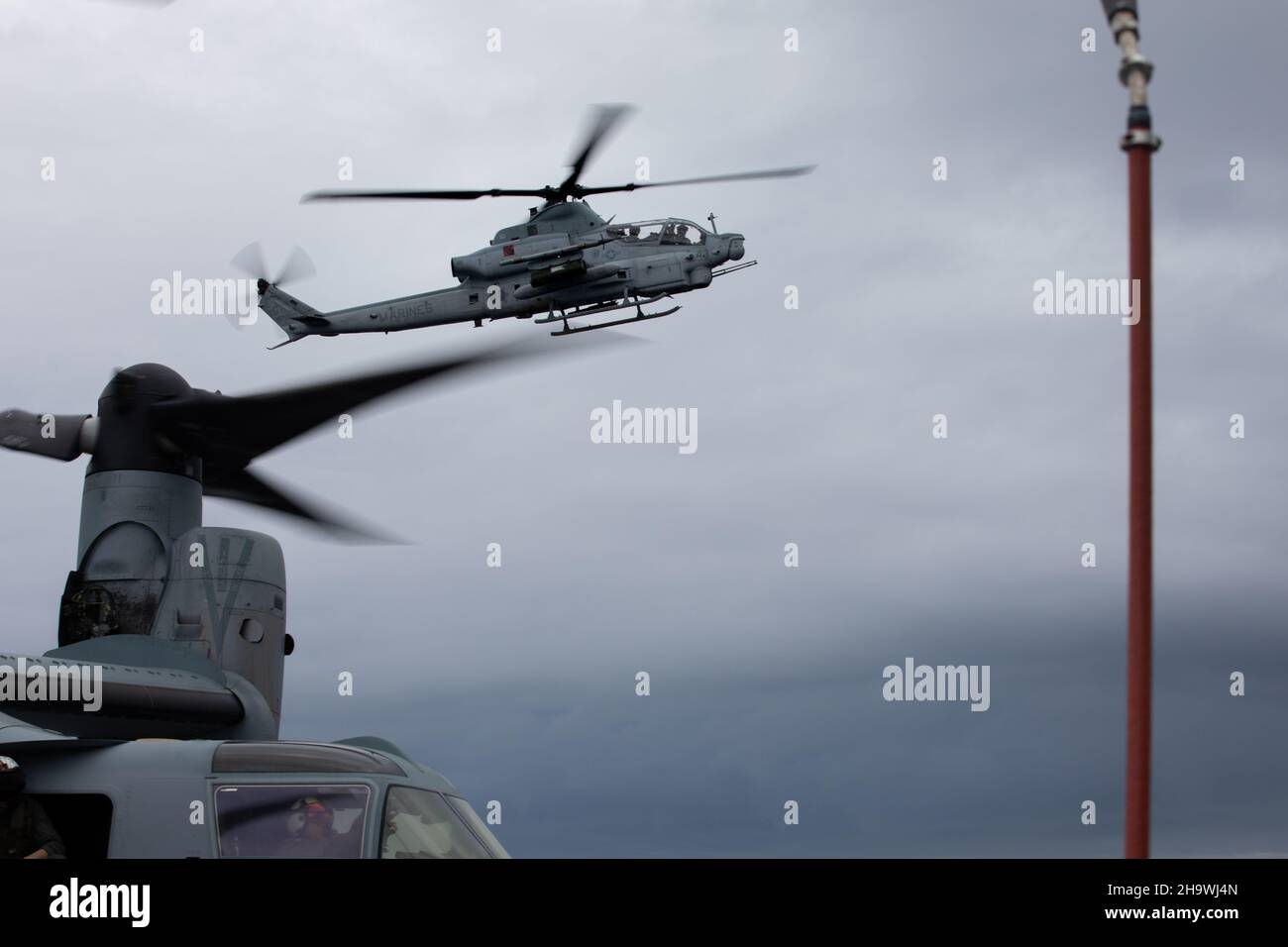 Amphibious squadron six phibron 6 hi-res stock photography and images ...