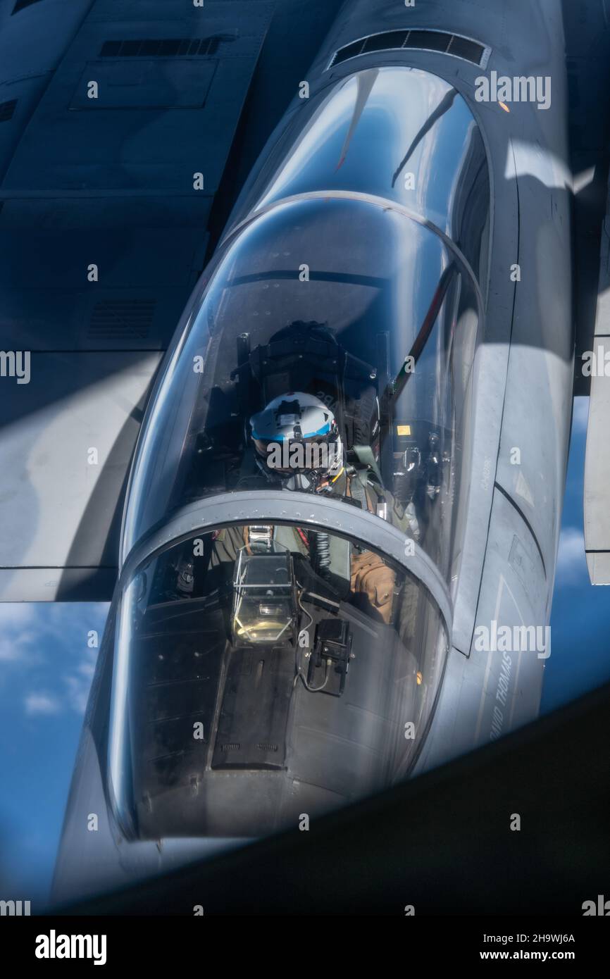 A 67th Fighter Squadron pilot is refueled by a 909th Air Refueling ...