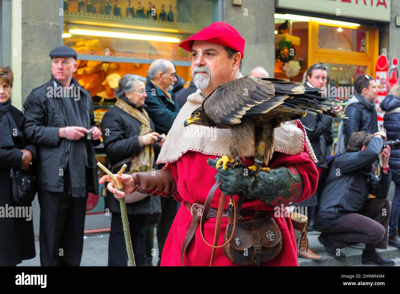Medieval falconry hi-res stock photography and images - Alamy