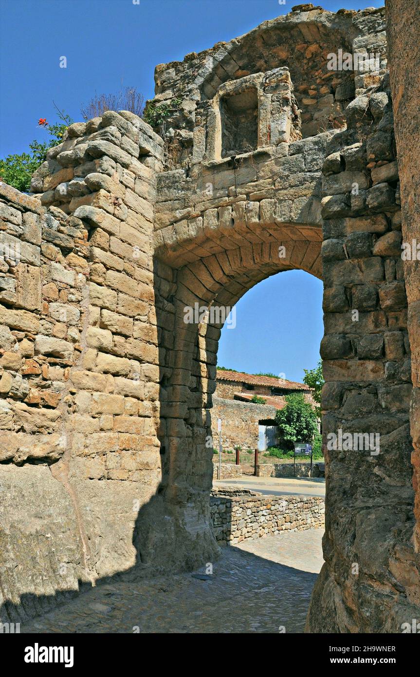 Medieval wall of Peratallada in the Baix Empordà region, Gerona ...
