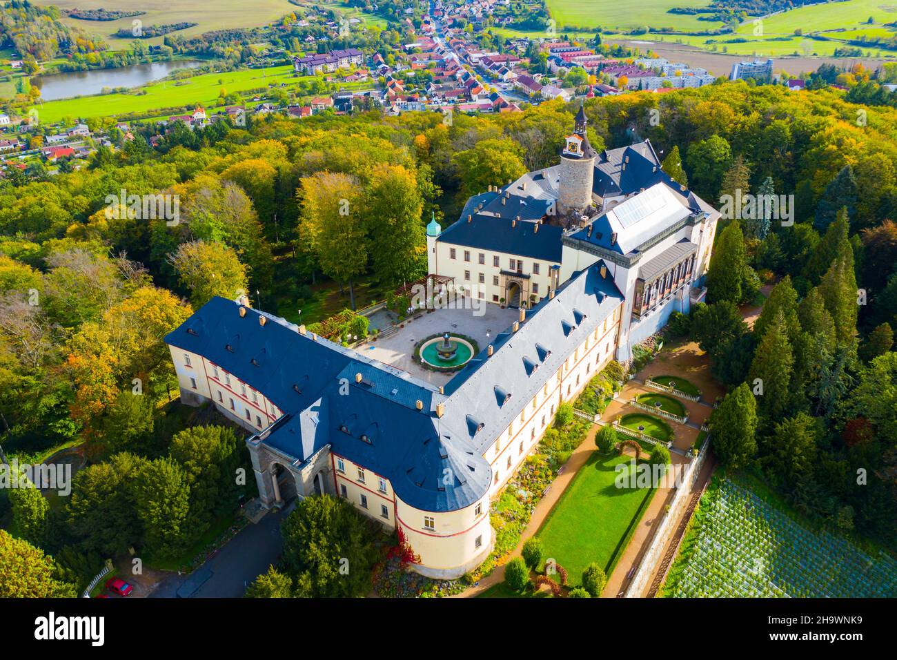 Top view of medieval castle Zbiroh Stock Photo - Alamy