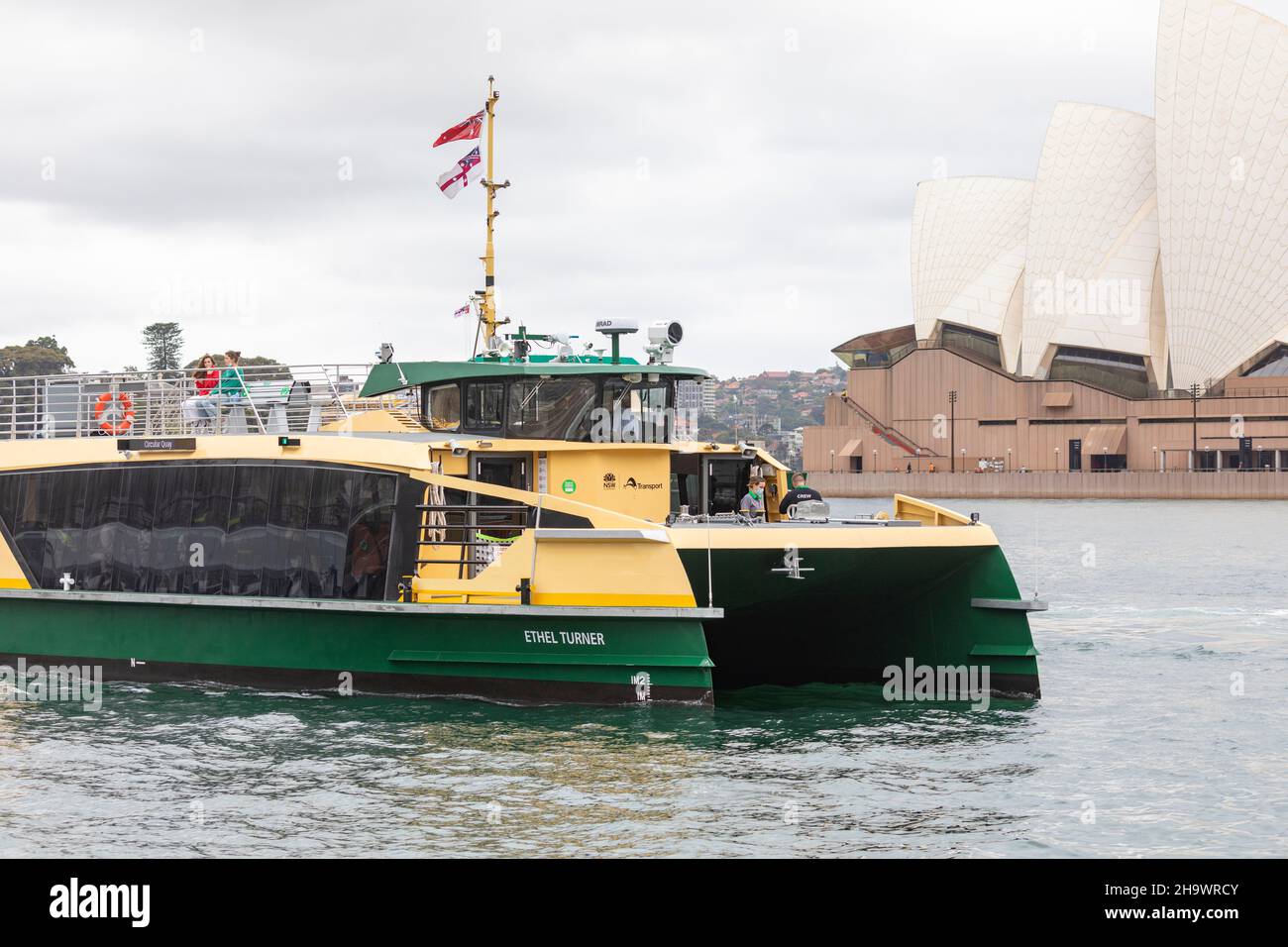 Ferry MV Ethel Turner a river class ferry, passes the Sydney Opera ...