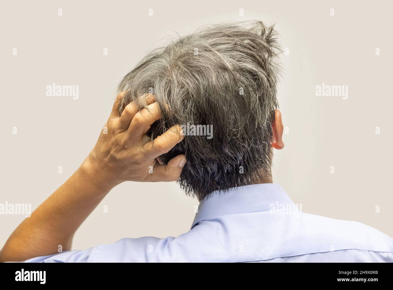 Man Back Of Head Comb High Resolution Stock Photography and Images - Alamy