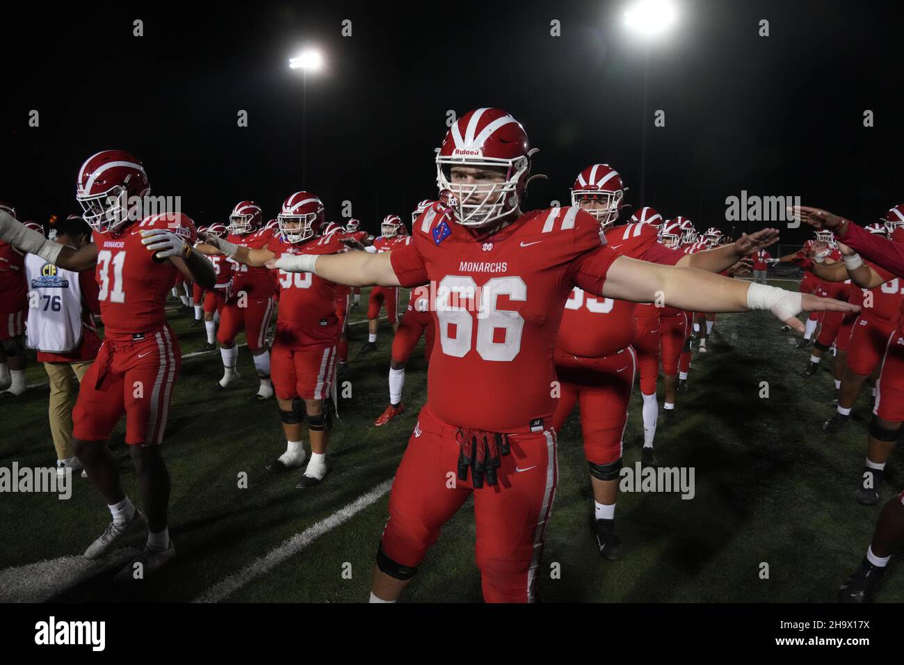 Mater Dei Monarchs lineman Jack Laphen (66) celebrates after 27-7 ...