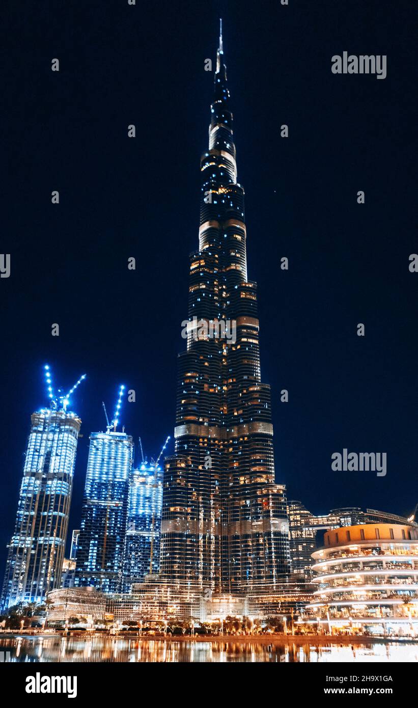 DUBAI, UAE - MARCH 15,2021: Burj Khalifa skyscraper in the night, Dubai ...