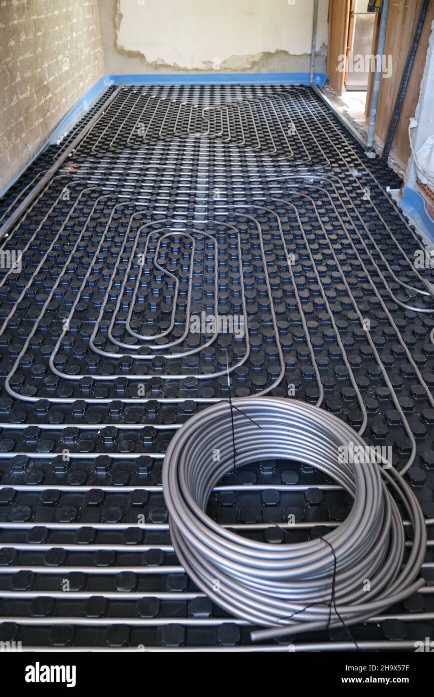 System radiant floor with polyethylene pipes Stock Photo - Alamy
