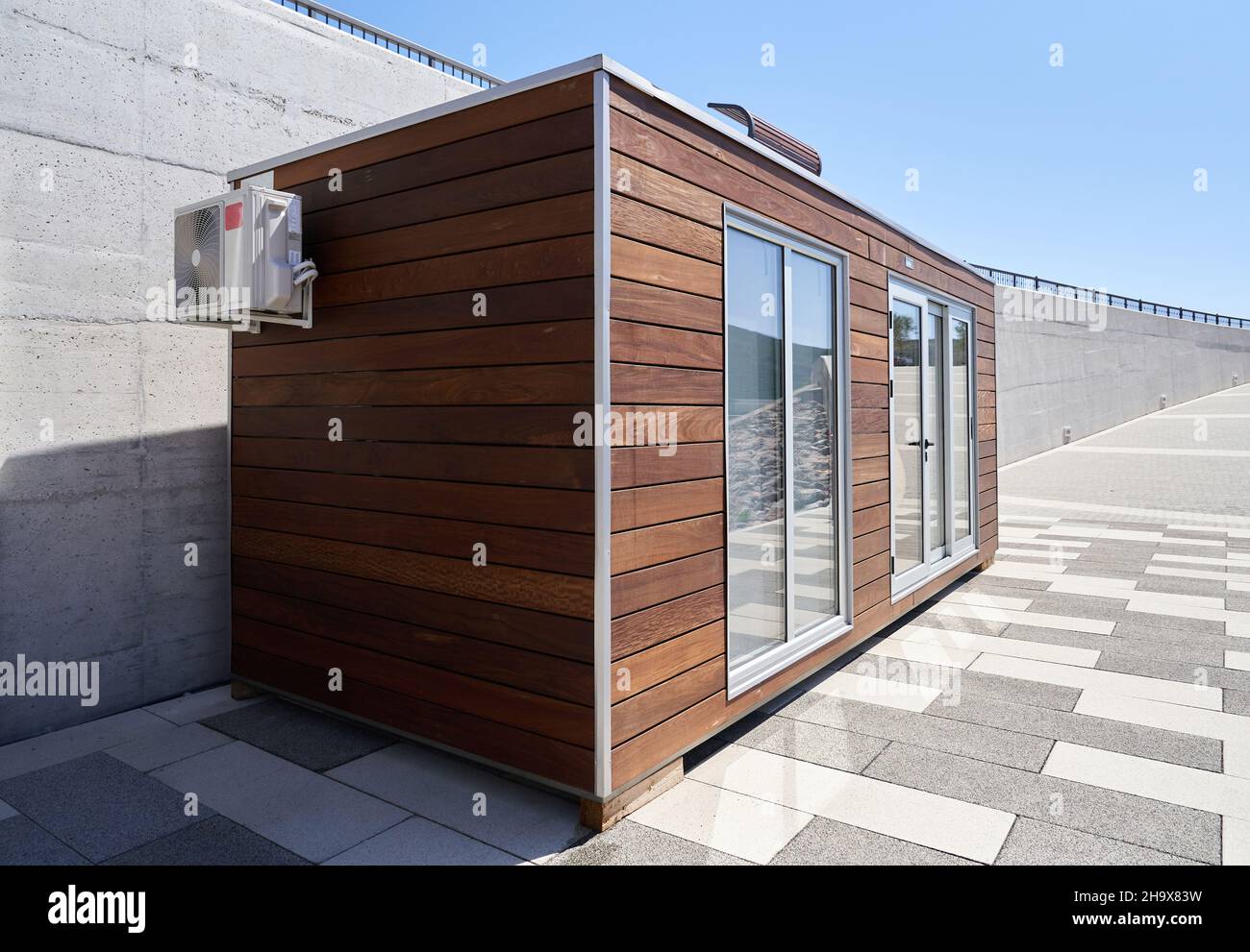 Modular building construction hi-res stock photography and images - Alamy