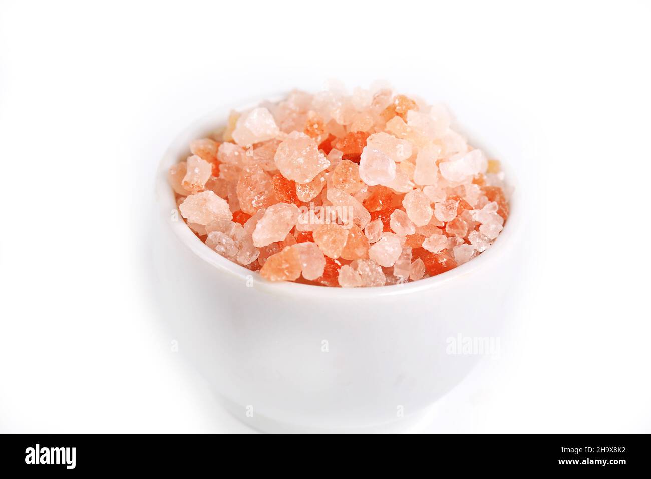 pink salt isolated on white background Stock Photo - Alamy