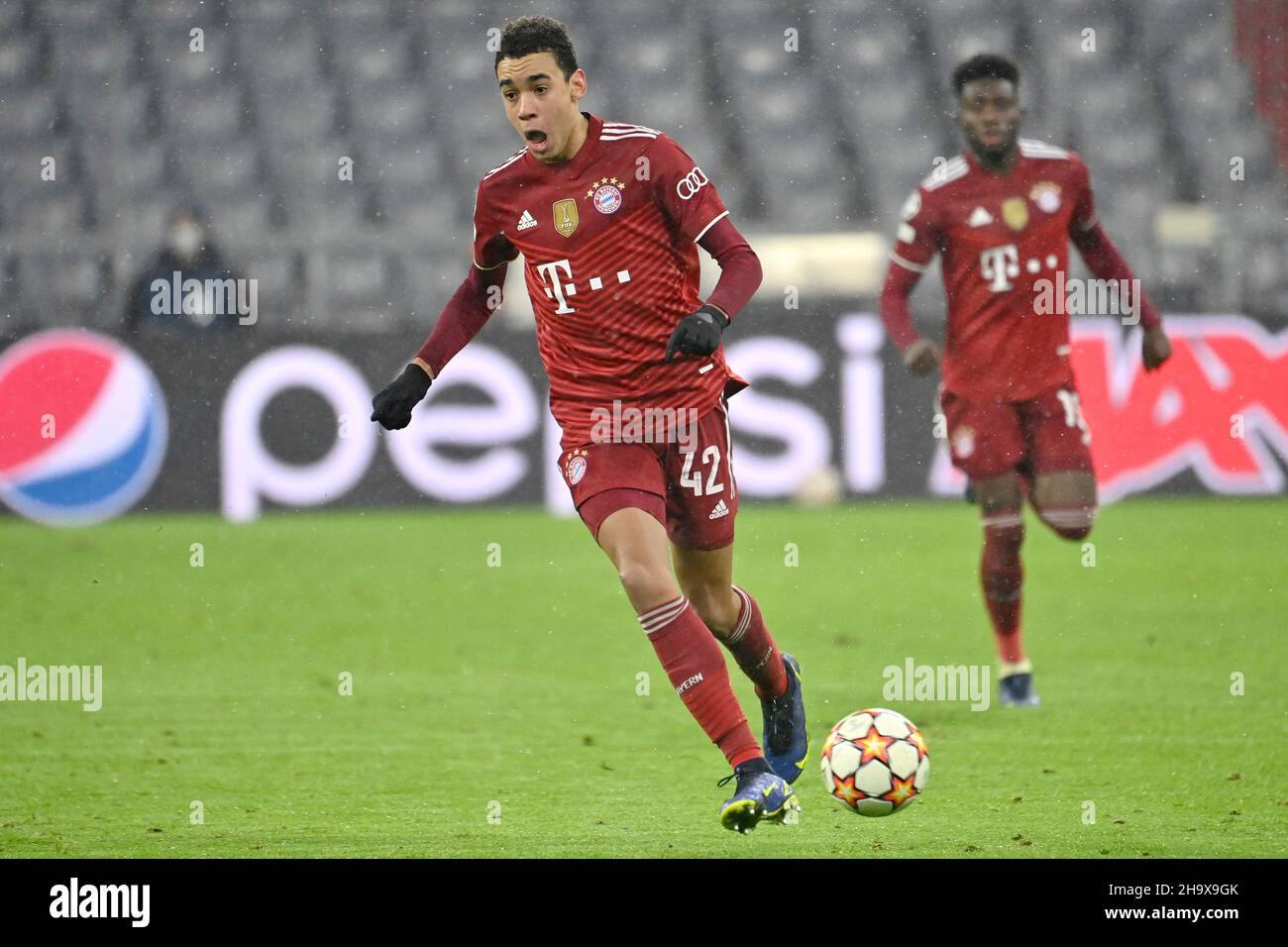 Jamal musiala body hi-res stock photography and images - Alamy