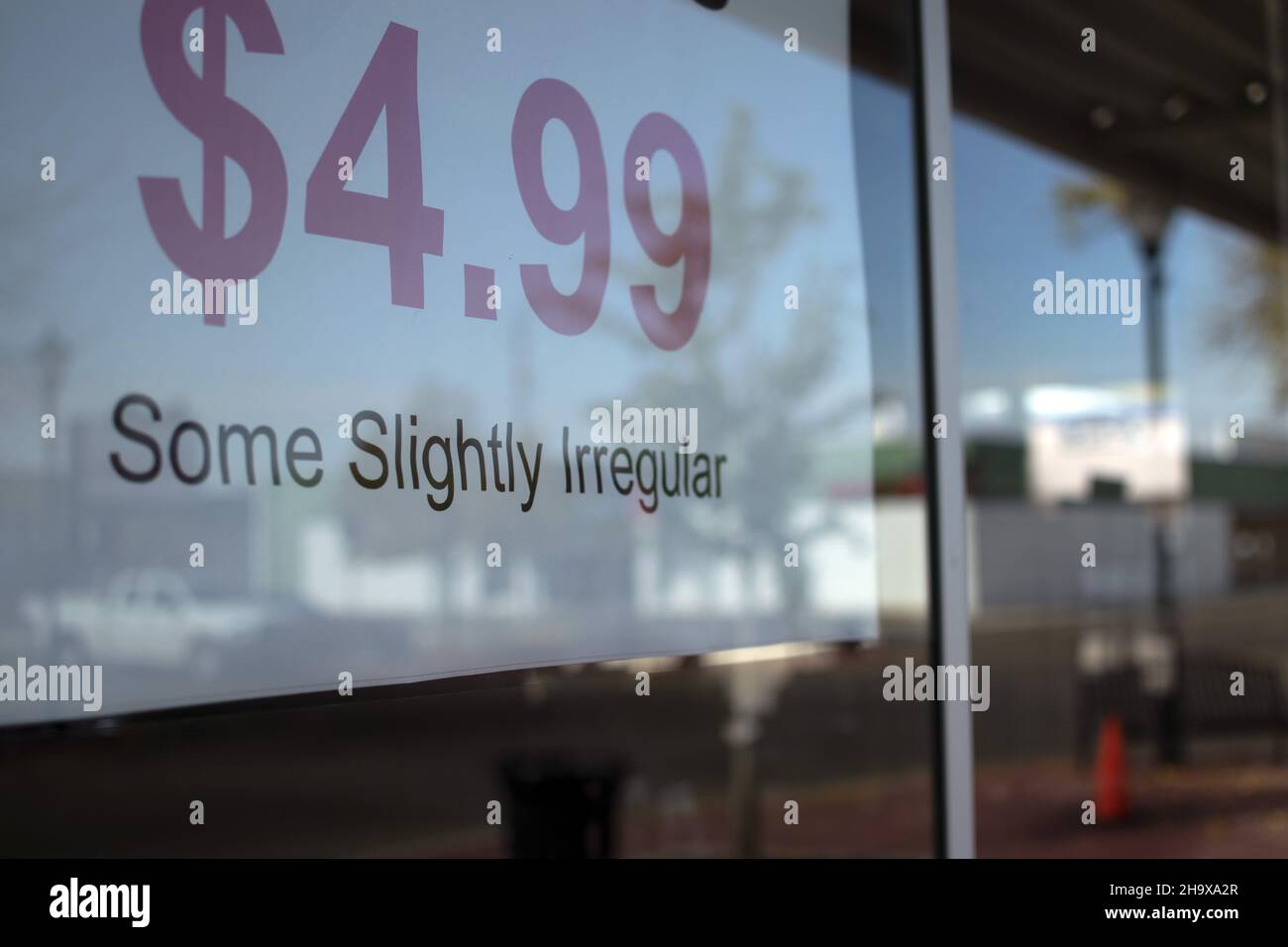 99 dollar store hi-res stock photography and images - Alamy