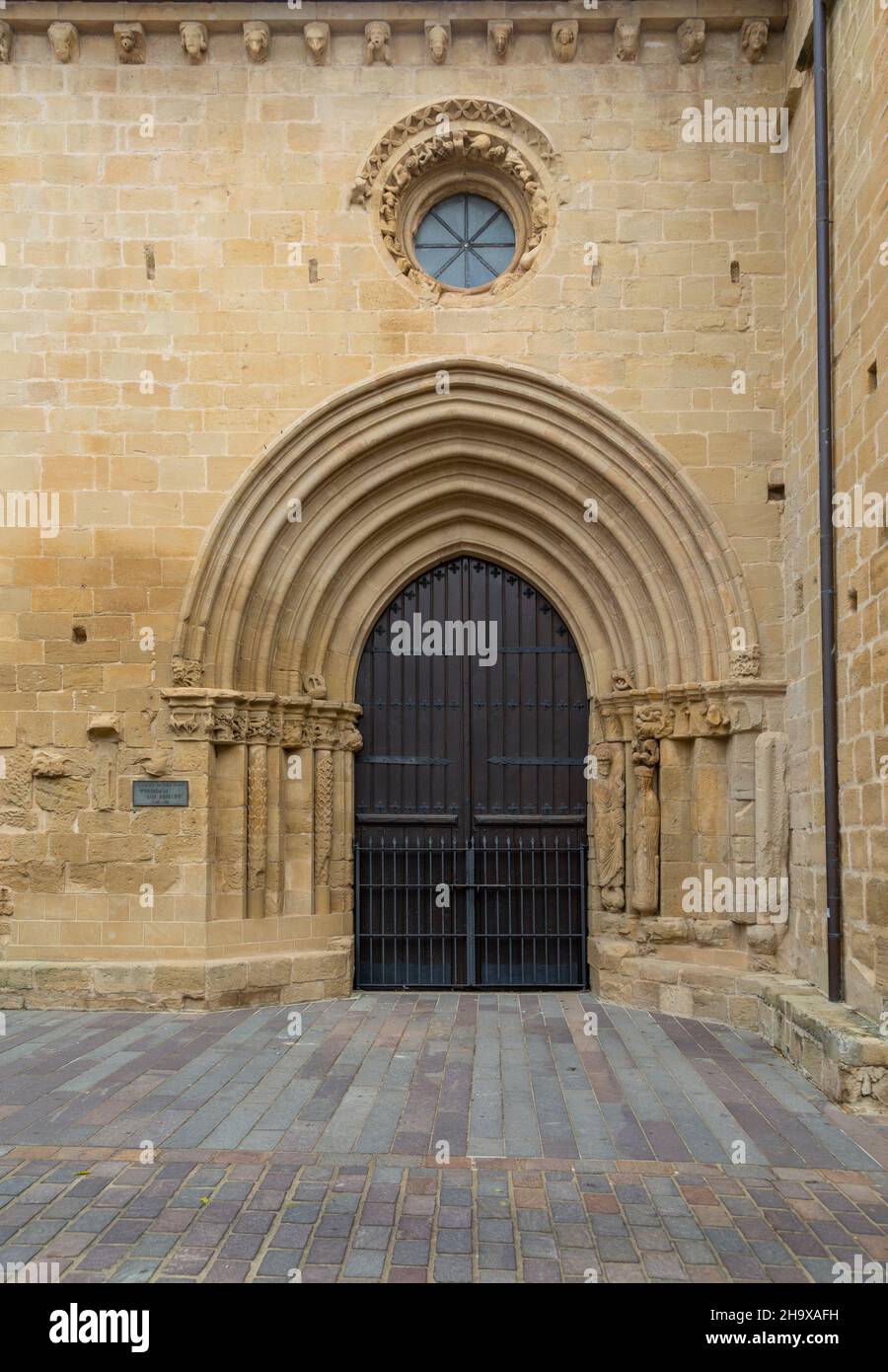 Stone carvings arched doorway, Portada de Los Abuelos, church of San ...
