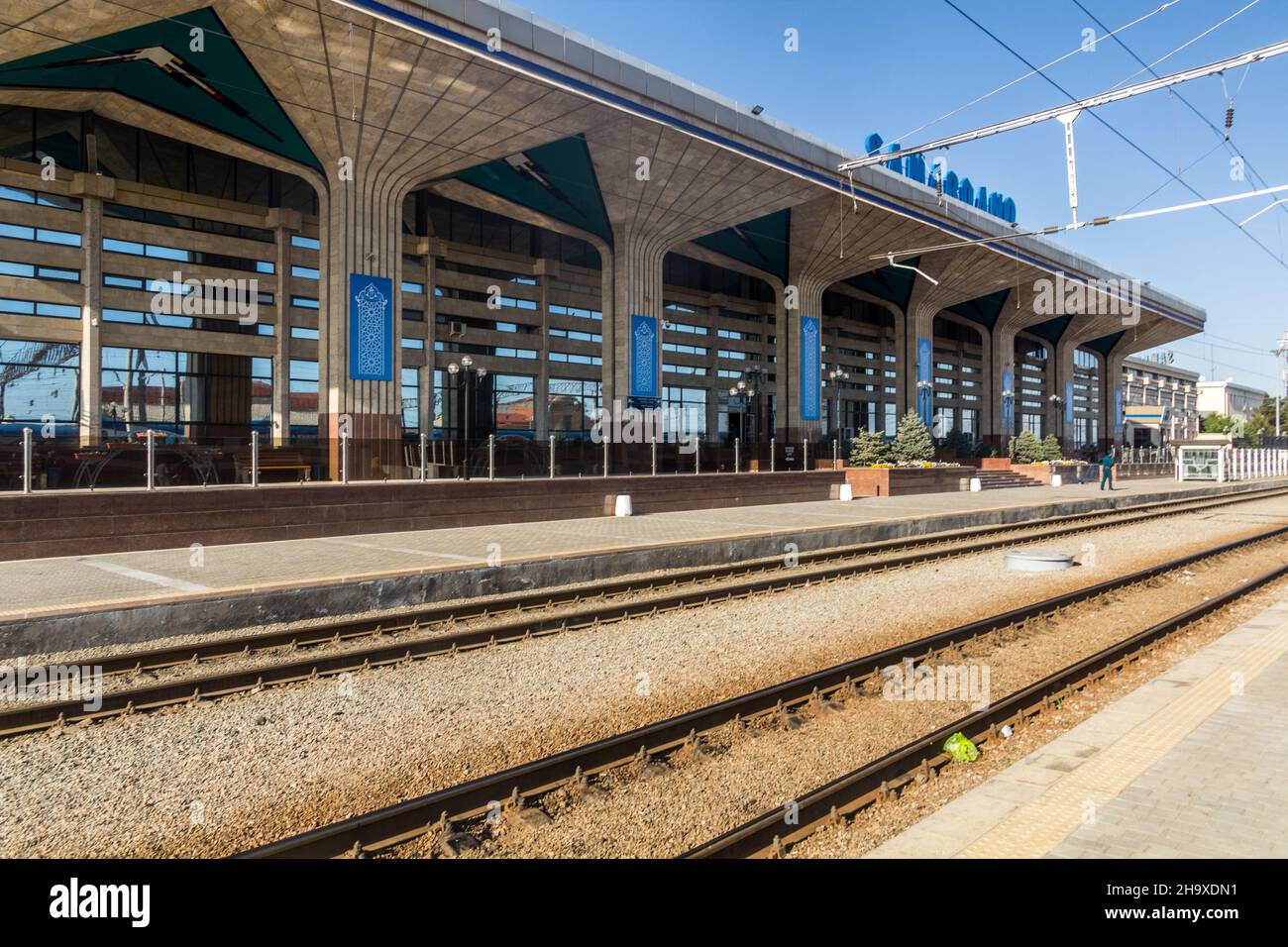 Samarkand train station hi-res stock photography and images - Alamy