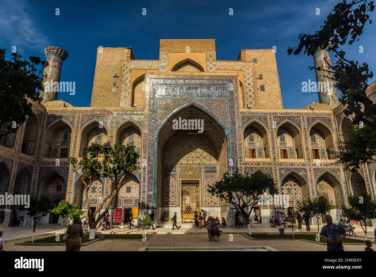 Madrasa ulugh beg courtyard hi-res stock photography and images - Alamy