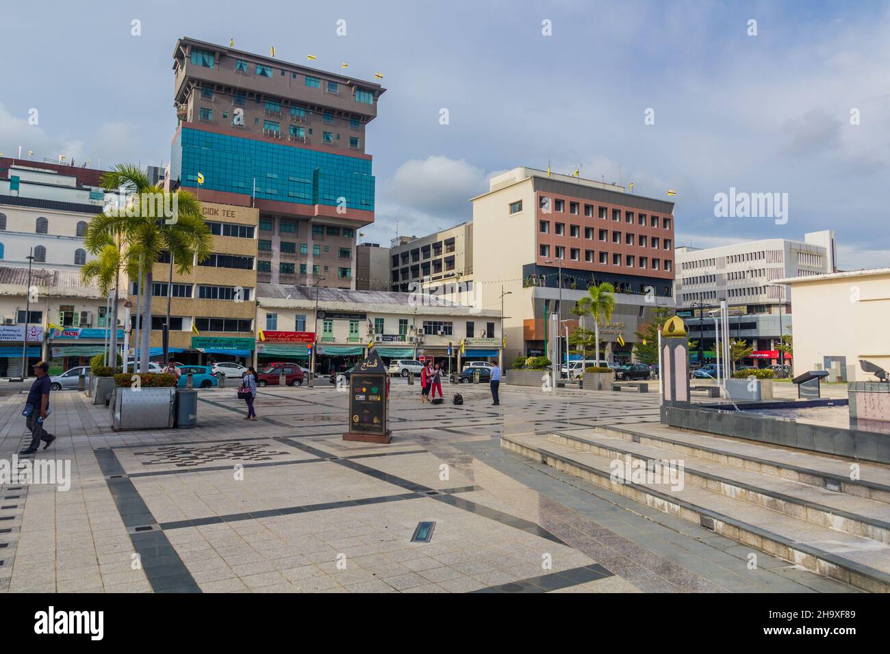 BANDAR SERI BEGAWAN, BRUNEI - FEBRUARY 26, 2018: Waterfront in Bandar ...