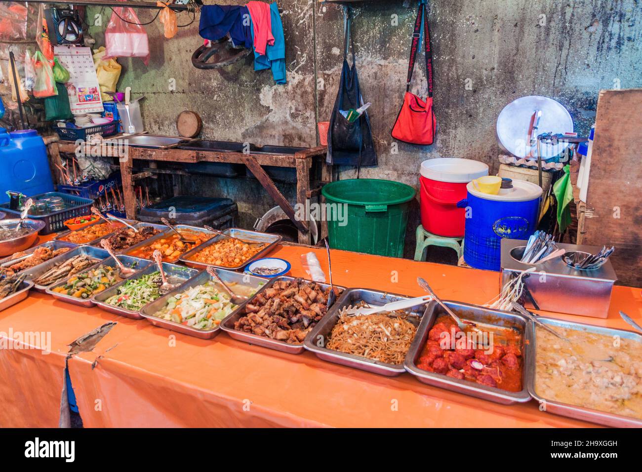 Food stall filipino market in hi-res stock photography and images - Alamy