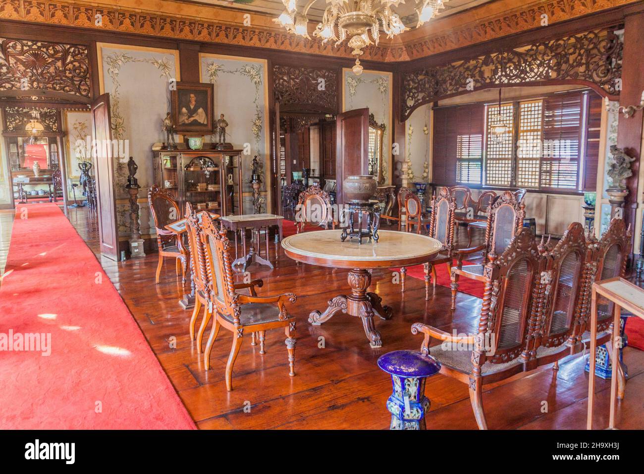 MANILA, PHILIPPINES - JANUARY 27, 2018: Interior of the colonial house ...