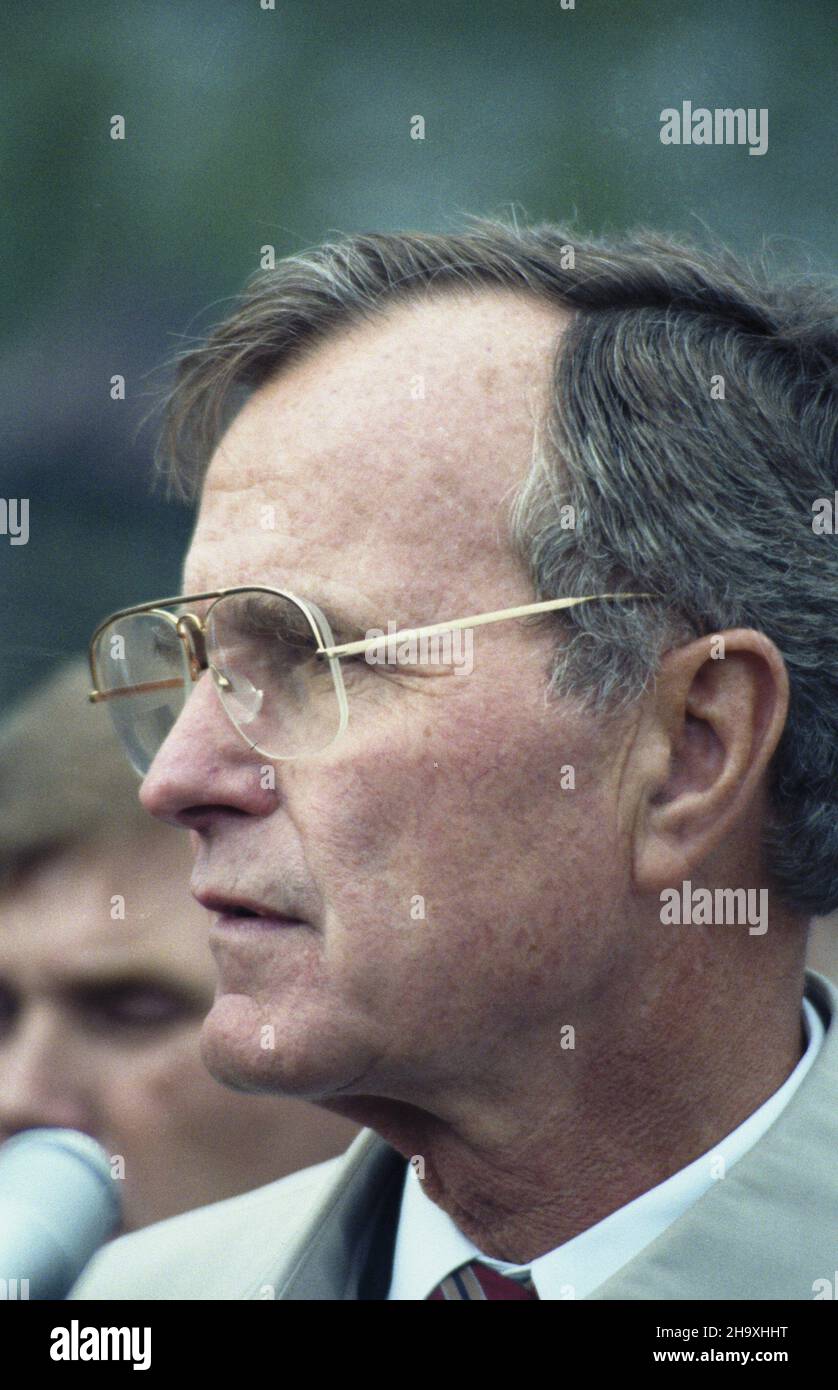 Brzezinka 29.09.1987. Wizyta wiceprezydenta Stanów Zjednoczonych George ...