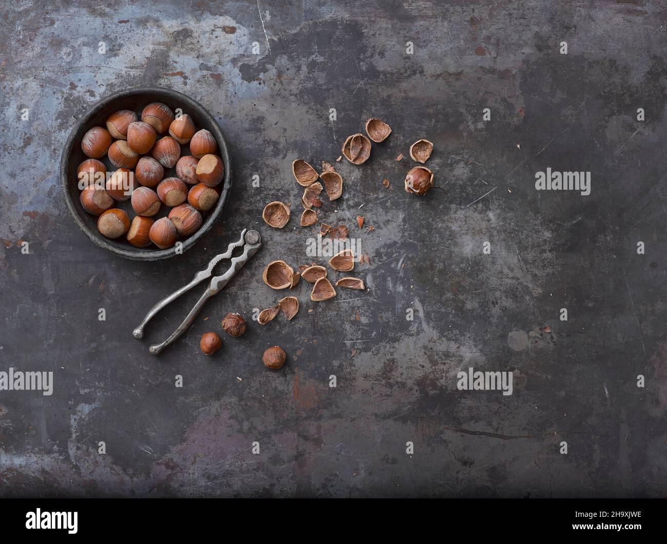 Whole hazelnuts, nut shells and hazelnut seeds Stock Photo - Alamy