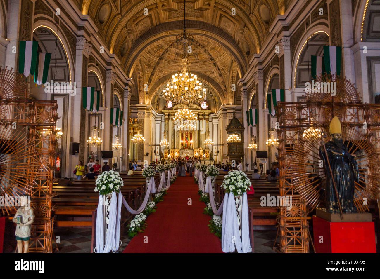 Manila cathedral philippines inside hi-res stock photography and images ...