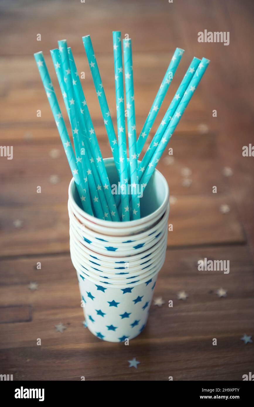 Stack of paper cups hi-res stock photography and images - Alamy