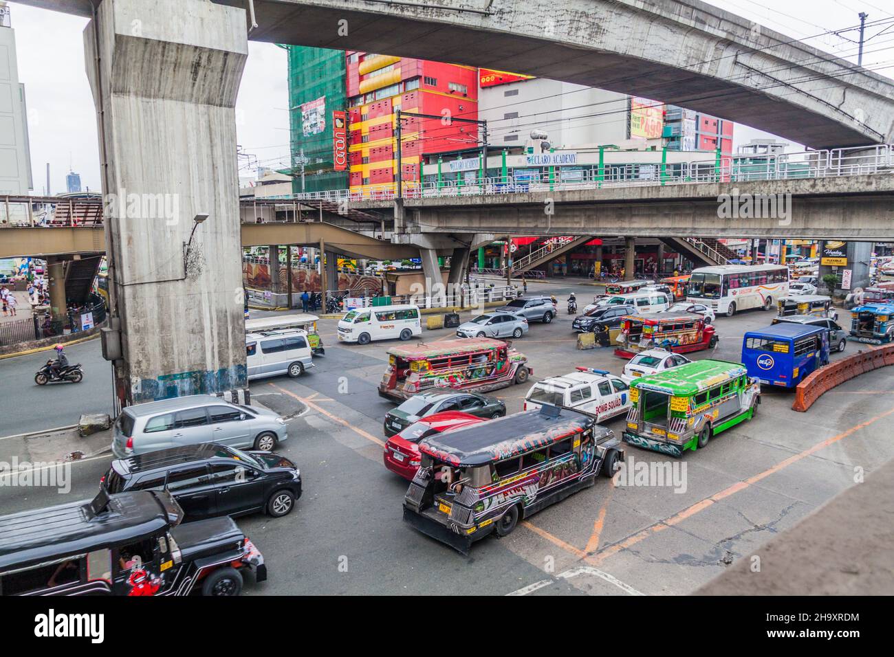 MANILA, PHILIPPINES - JANUARY 29, 2018: LRT and MRT lines crossing in ...
