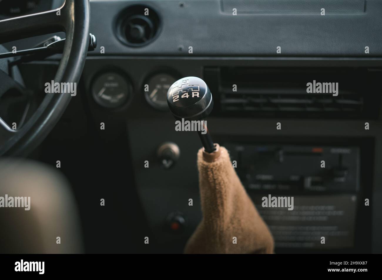 Classic Range Rover gear stick Stock Photo - Alamy