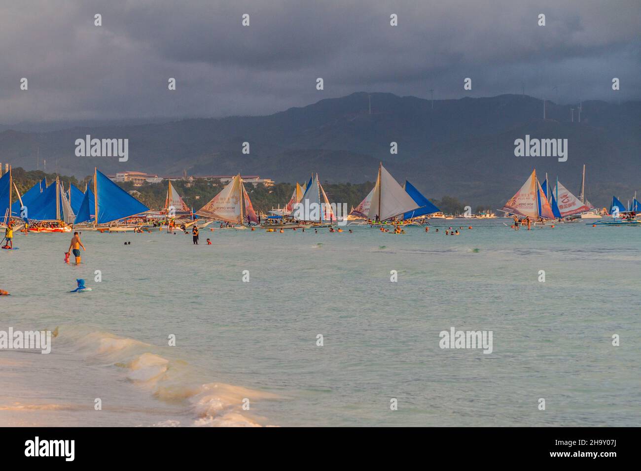 BORACAY, PHILIPPINES - FEBRUARY 1, 2018: Bangkas paraw , double ...