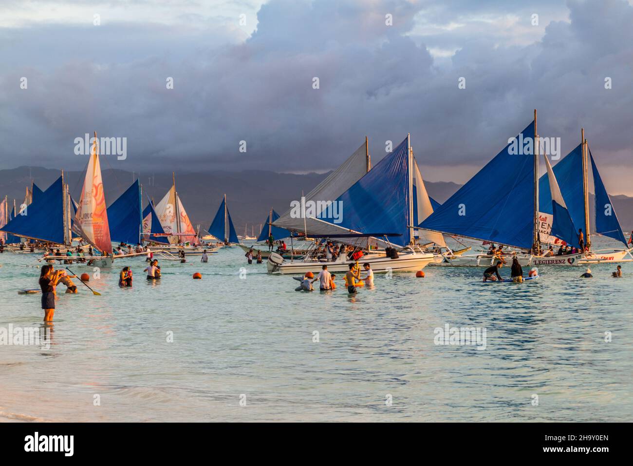 BORACAY, PHILIPPINES - FEBRUARY 1, 2018: Bangkas paraw , double ...