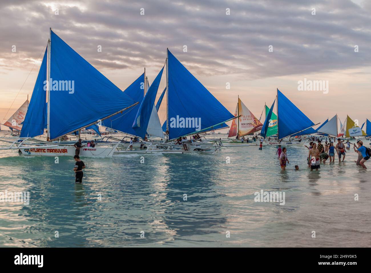 BORACAY, PHILIPPINES - FEBRUARY 1, 2018: Bangkas paraw , double ...