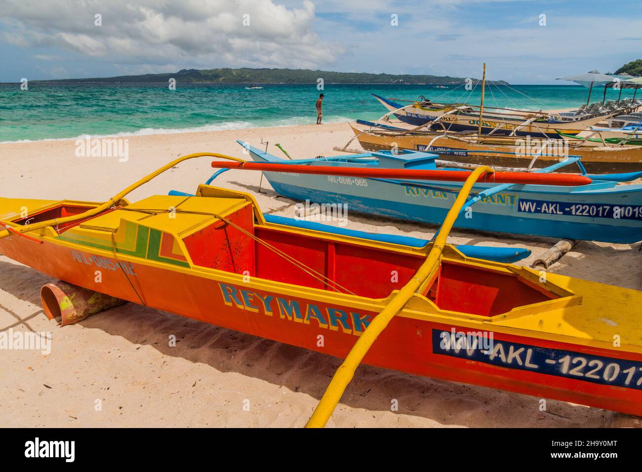 BORACAY, PHILIPPINES - FEBRUARY 2, 2018: Bangkas paraw , double ...