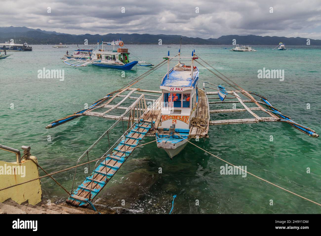 BORACAY, PHILIPPINES - FEBRUARY 4, 2018: Bangka paraw , double ...
