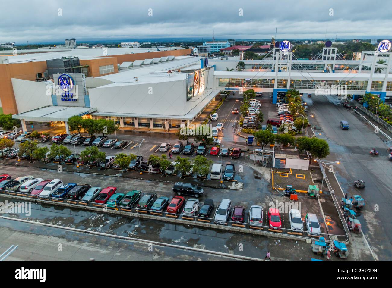 BACOLOD, PHILIPPINES - FEBRUARY 5, 2018: Aerial view of SM City mall in ...