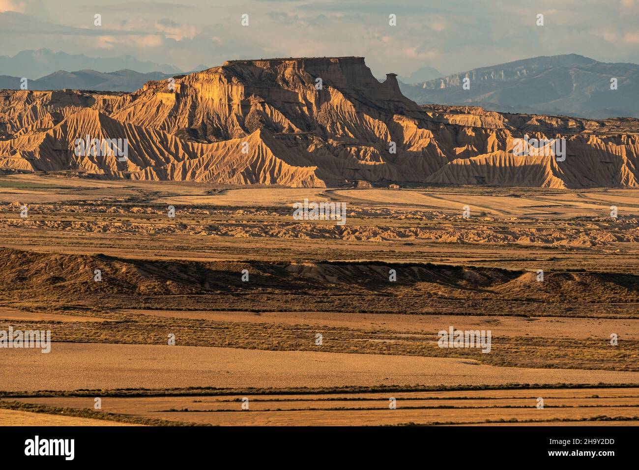 Singular rock hi-res stock photography and images - Alamy