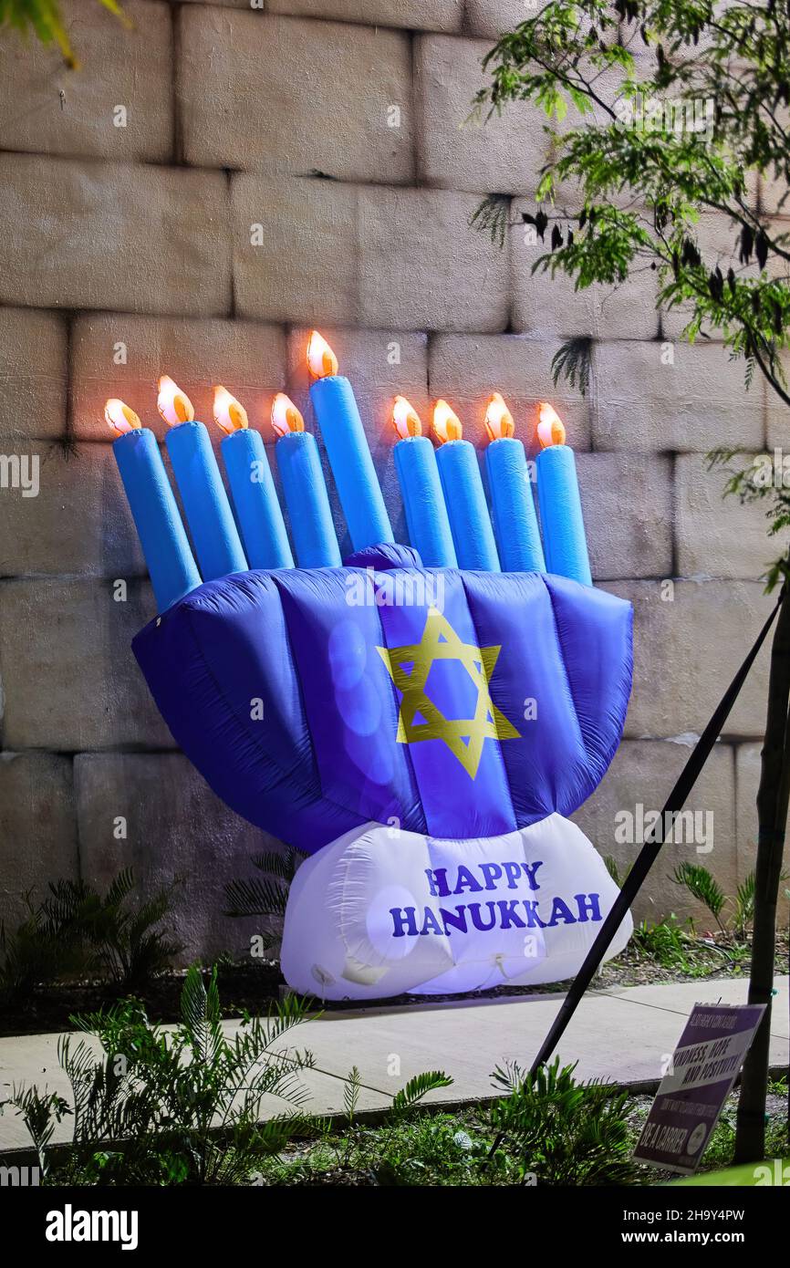 Car menorah parade hi-res stock photography and images - Alamy