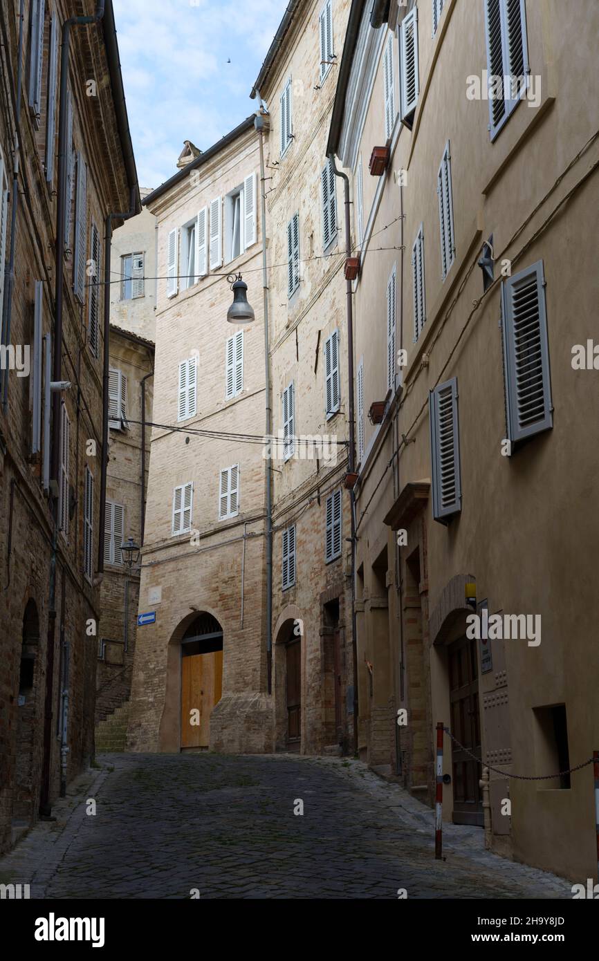 Fermo, Marche, Italy: old buildings in the historic city Stock Photo ...